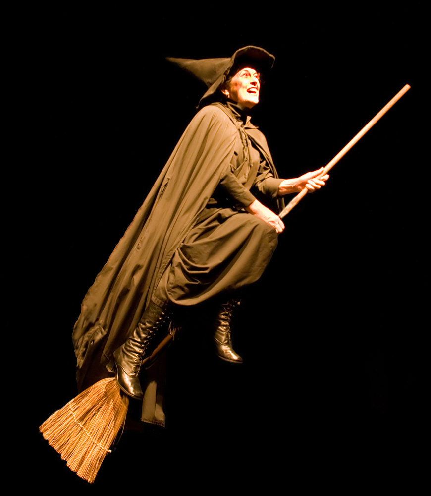Granny Weatherwax flying1000 | Unseen Theatre Company